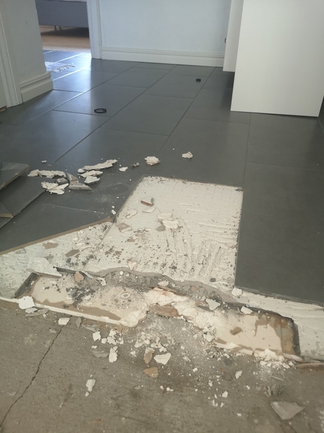 Riva klinkergolv som ligger i två lager i Malmö – Servicefinder – Arkiv