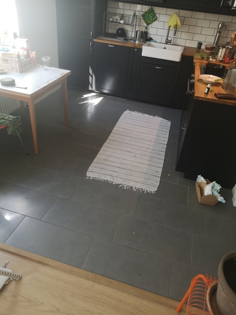 Riva klinkergolv som ligger i två lager i Malmö – Servicefinder – Arkiv