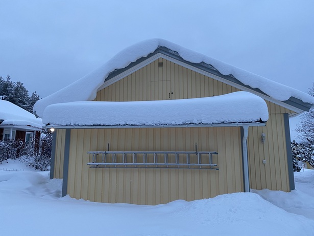 Skottning av hustak samt ett förrådstak i Boden – Servicefinder – Arkiv